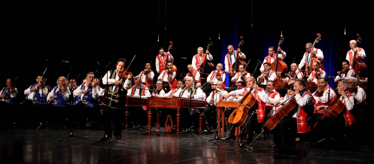 Veličanstvenim koncertom ciganskog orkestra “100 violina” otvoreno 28 ...