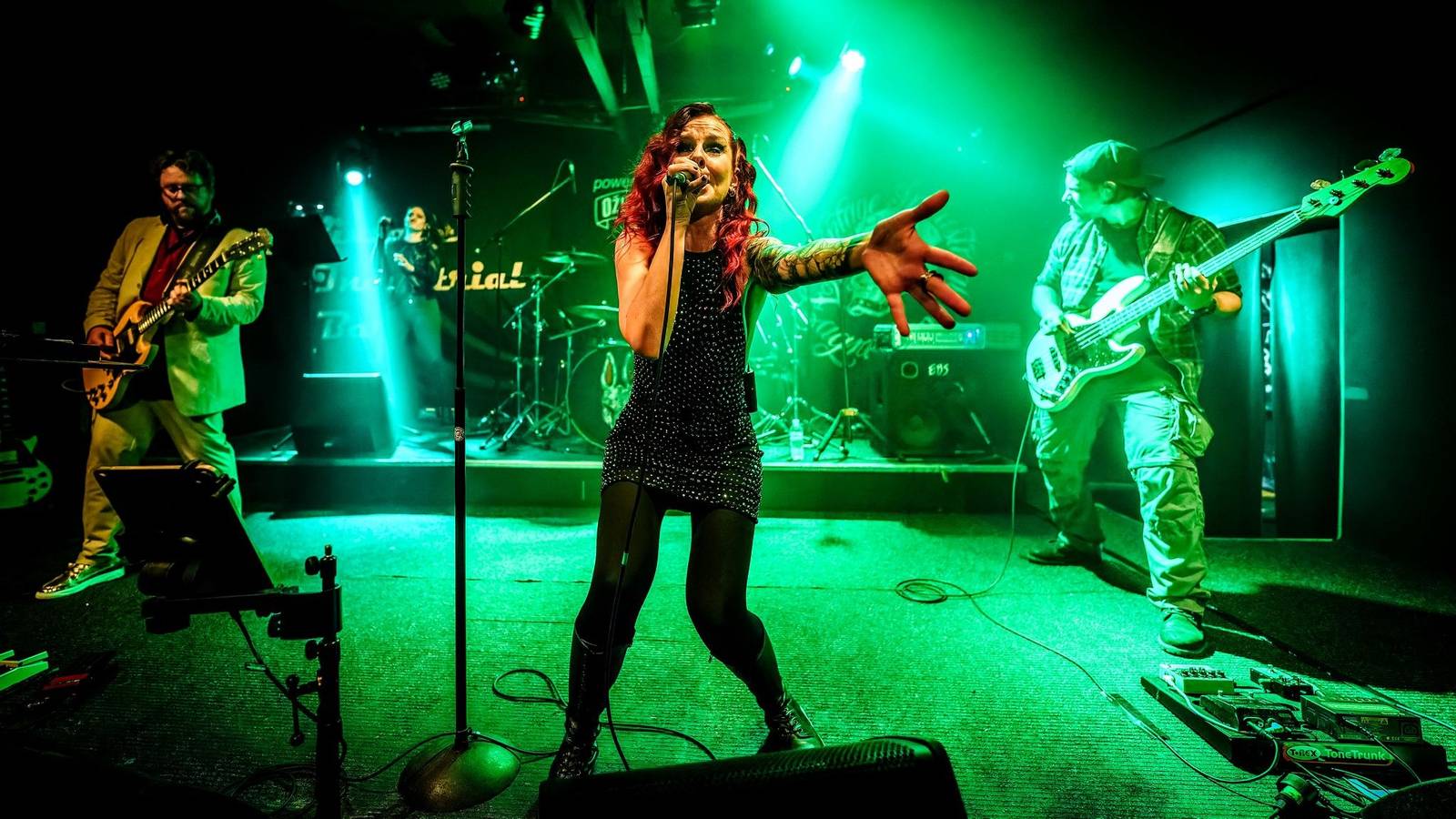 FOTOGALERIJA: Crvena detonacija u Vintageu: Bad Red Bunny s prvim ...