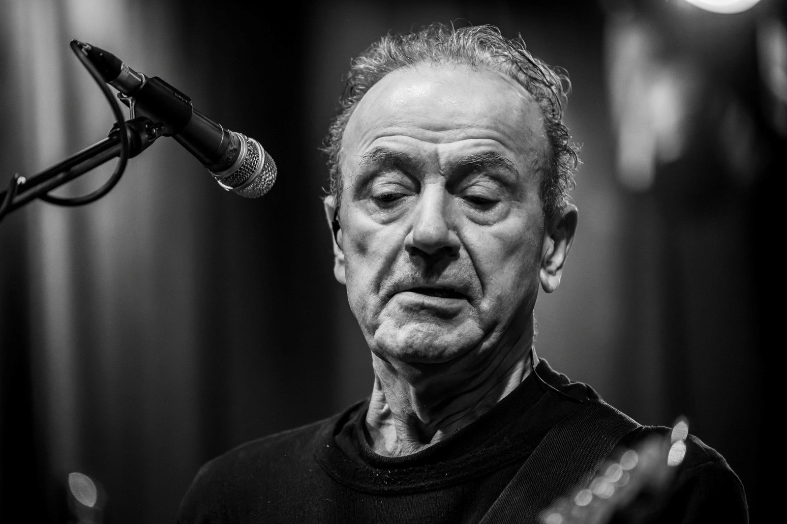 IZVJEŠĆE/FOTO: Hugh Cornwell u Zagrebu – i sa 75 godina na leđima praši ...